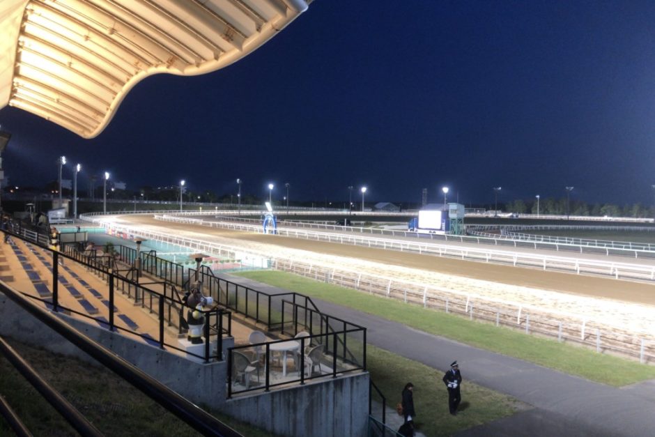 門別競馬場とねっこジンギスカン｜デートや遊びにピッタリの観光名所！ | ヒンナヒンナ